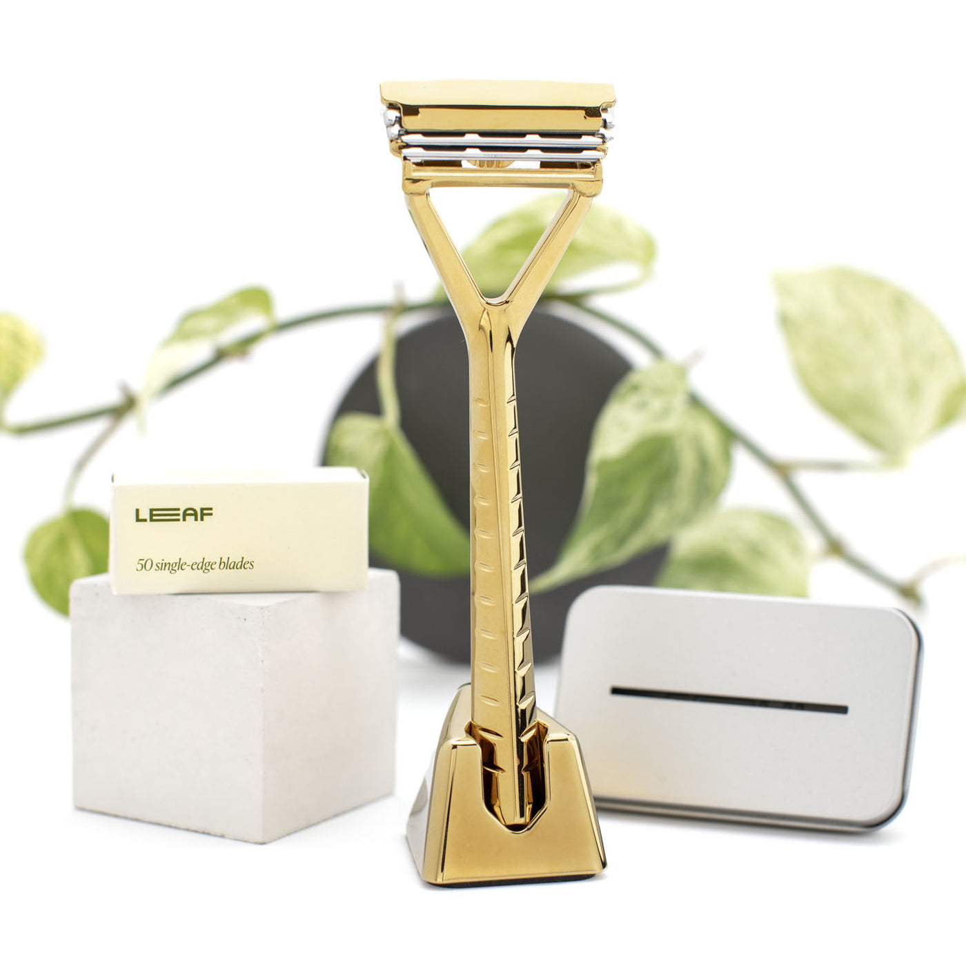 The Leaf Kit | Three-Blade Razor + Razor Stand + Razor Blades | Leaf Shave