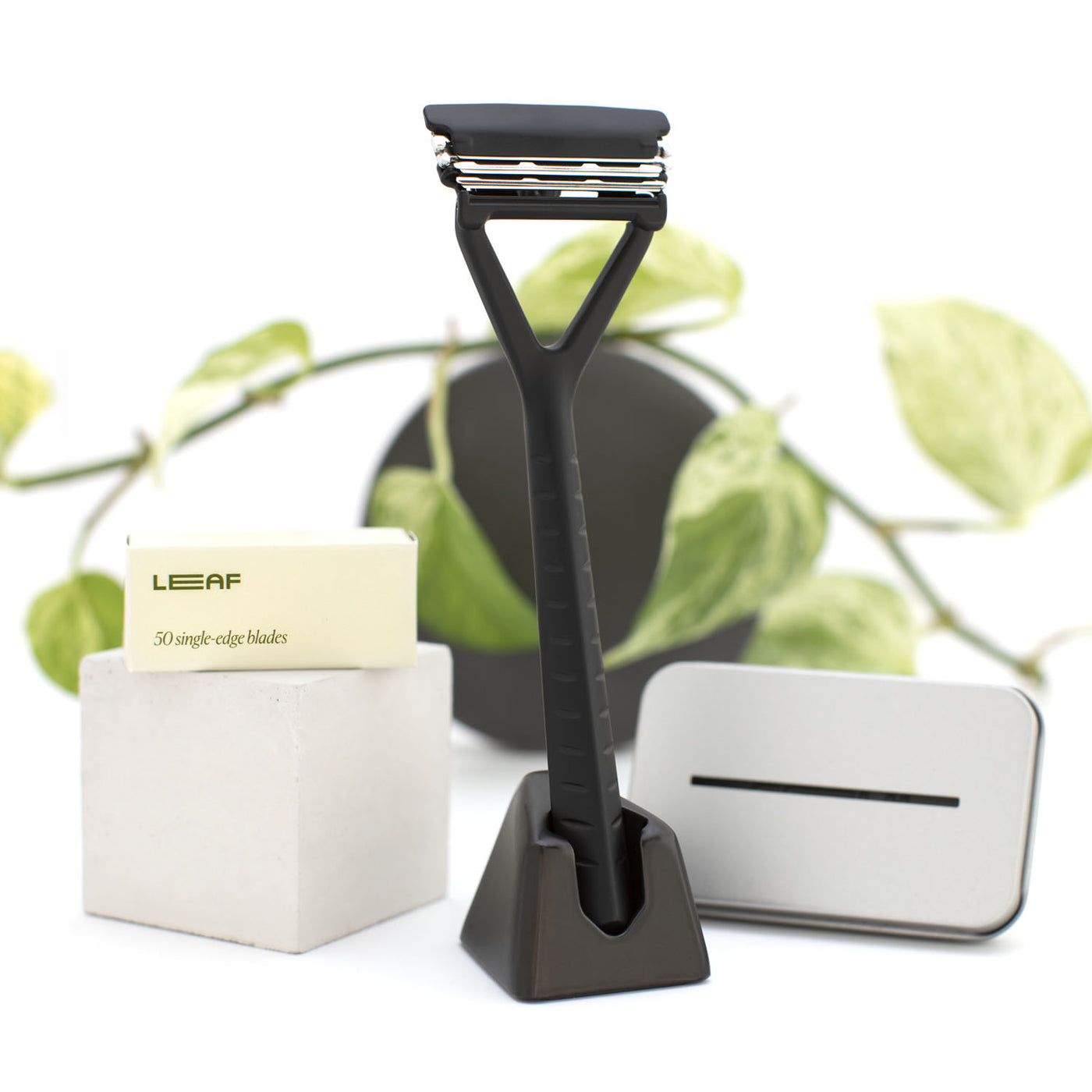 The Leaf Kit | Three-Blade Razor + Razor Stand + Razor Blades | Leaf Shave